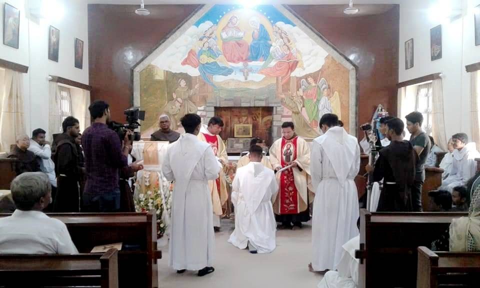 Three Franciscan Brothers begin their novitiate